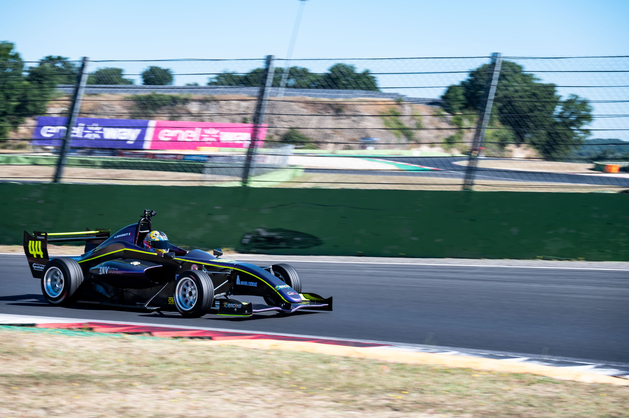 Motori, Xc Motorsport impegnato a Vallelunga e Varano - Associazione L ...